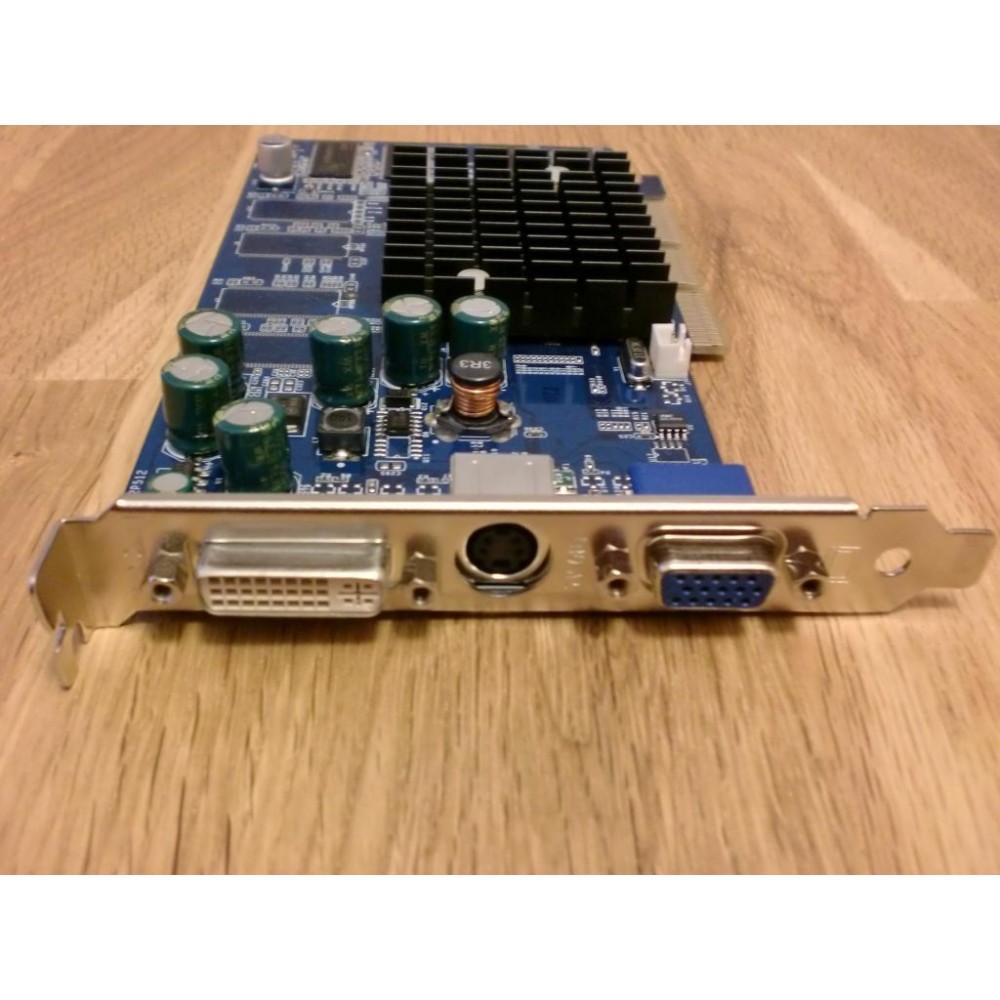 SVGA Graphics Card Club 3D FX5200 con 128 MB CGN348TVD1 - CGN348TVD1